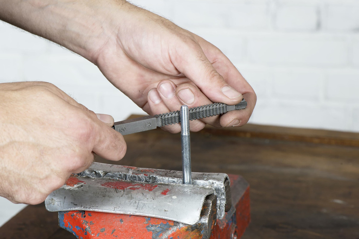 Skæring af gevind | Louis 🏍